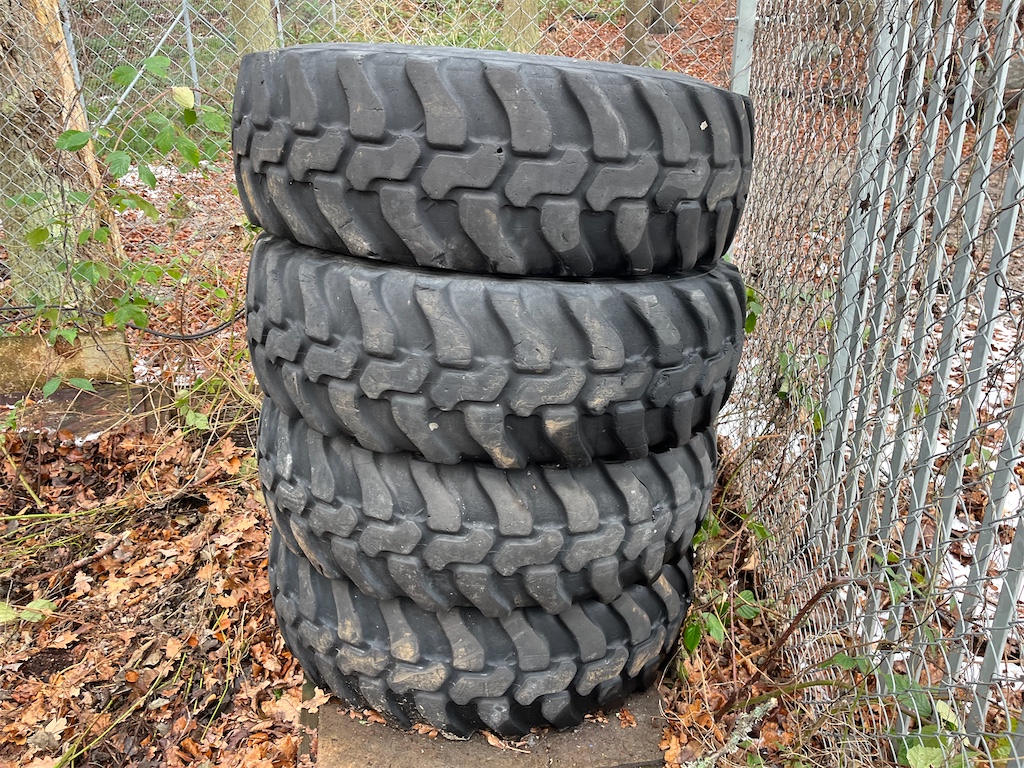 Däck hjullastare - Dunlop SP T9 365-80R20 | Blinto auktioner