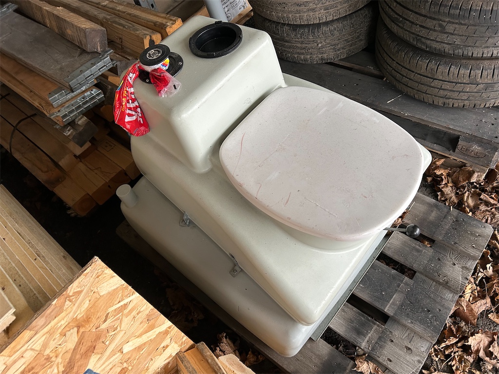 Manskapstoalett WC - Lillslam | Blinto auktioner