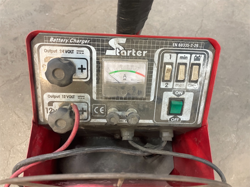 Batteriladdare med - Starthjälp Quin Charger 380 Sprint | Blinto auktioner