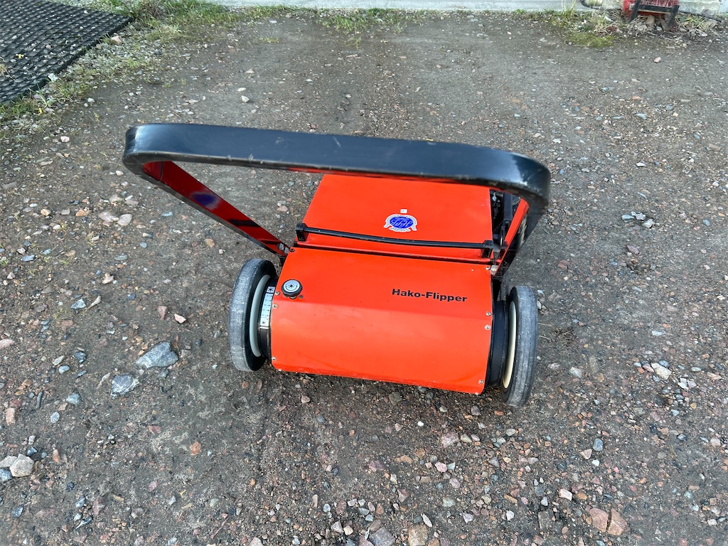 Manuell sopmaskin - Hako flipper | Blinto auktioner
