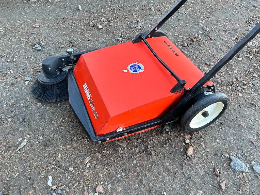 Manuell sopmaskin - Hako flipper | Blinto auktioner