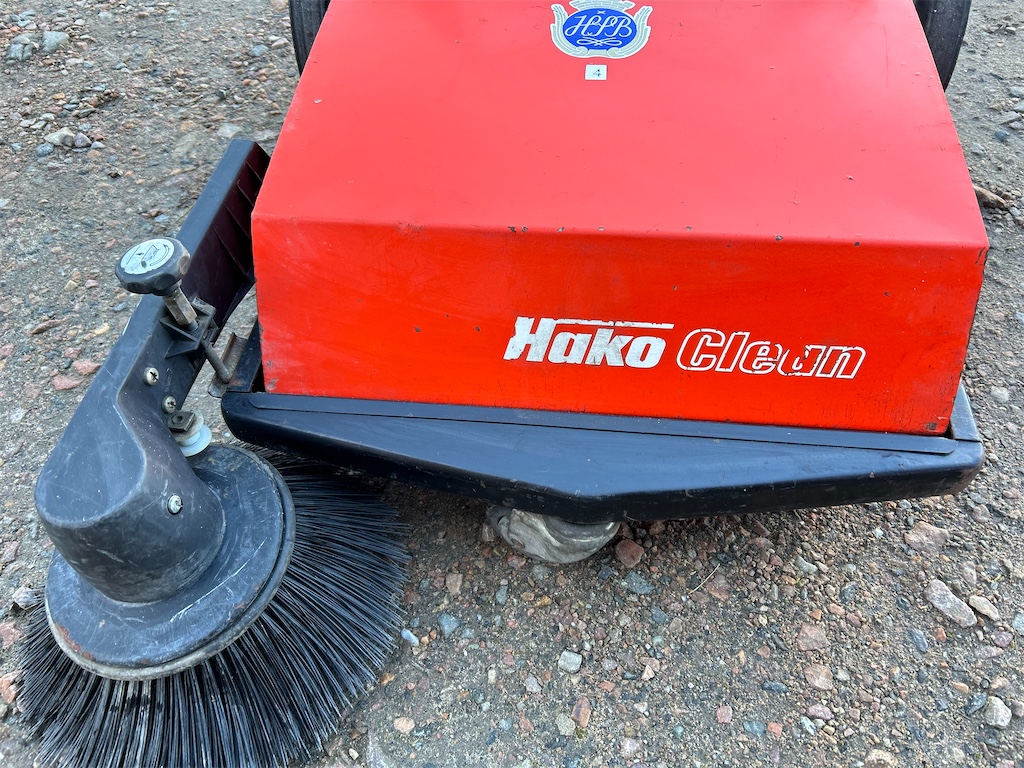 Manuell sopmaskin - Hako flipper | Blinto auktioner