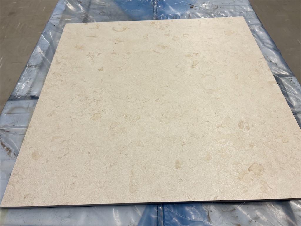 Kakelplattor 60x60 - Gotland ivory | Blinto auktioner
