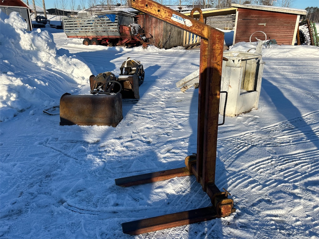 Pallyft - 2,5tons | Blinto auktioner