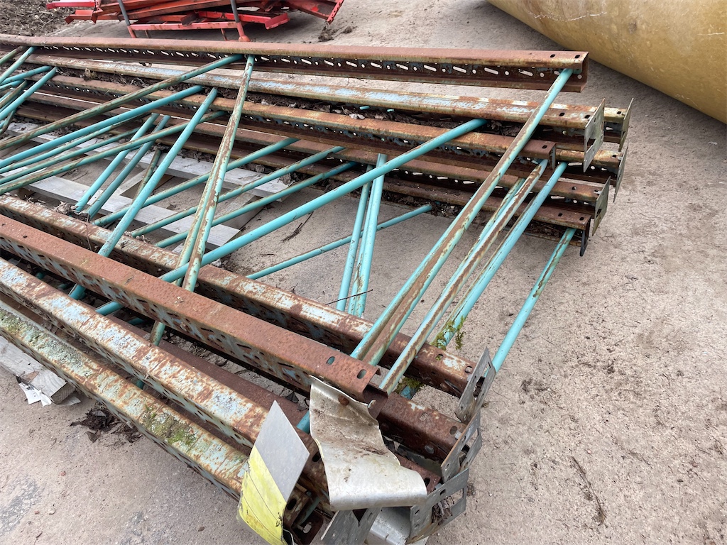 Pallställ - 7 gavlar | Blinto auktioner