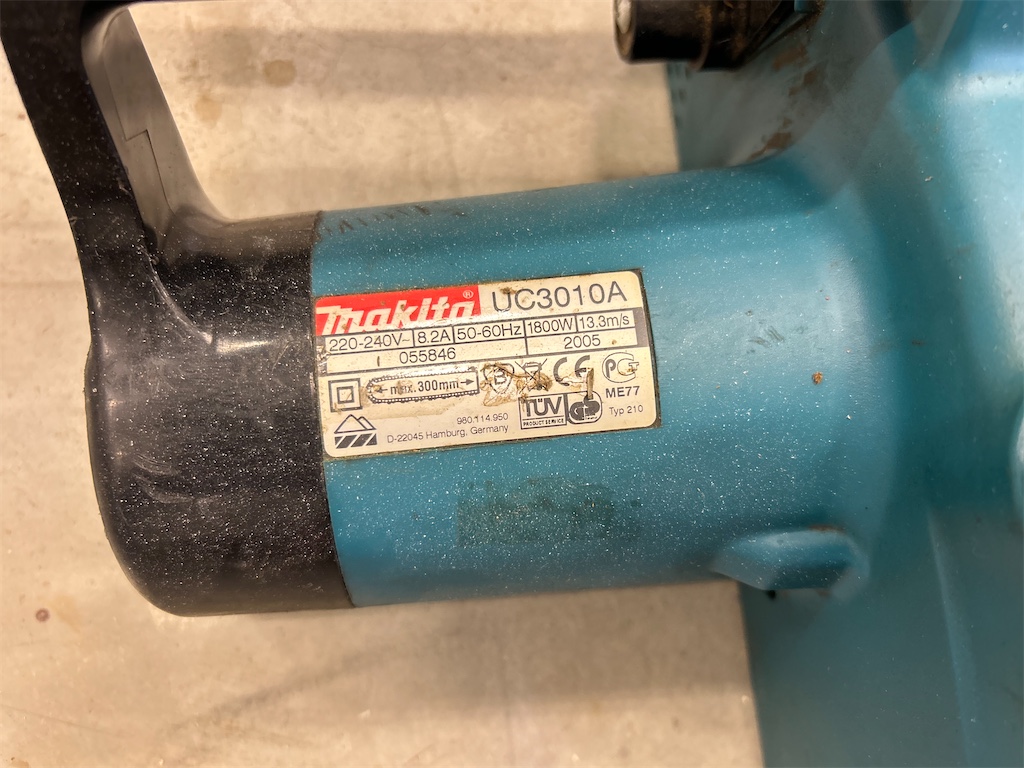 Motorsåg - Makita UC3010A | Blinto auktioner