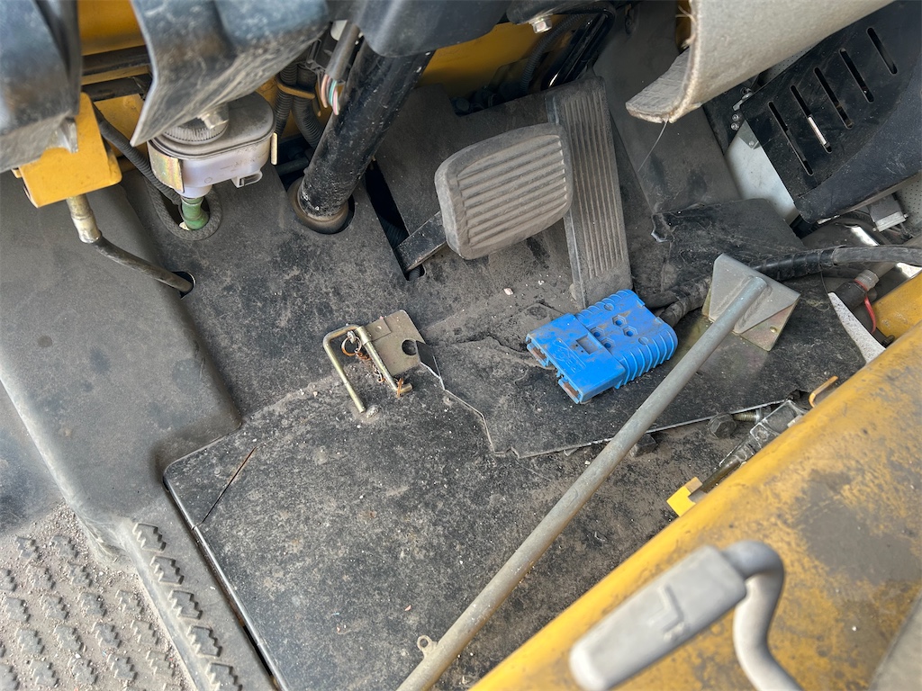 Truck - CAT EP16KT | Blinto auktioner