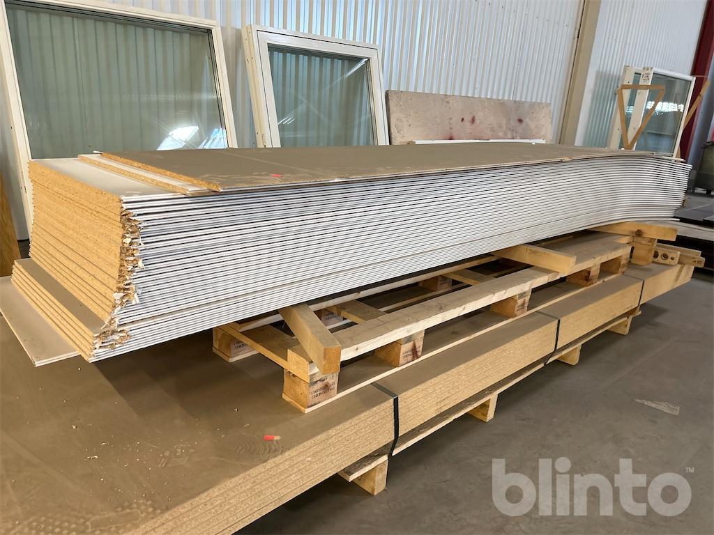 Takskivor - Byggelit 600 x 3660 mm | Blinto auktioner
