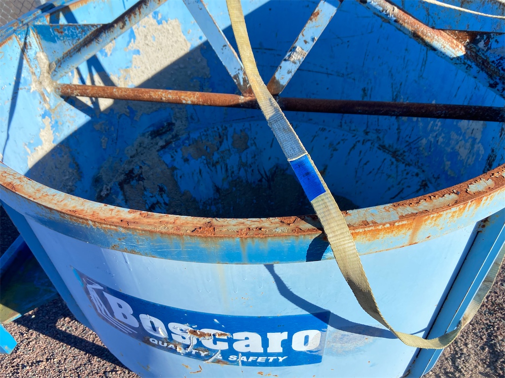 Betongbasker - Boscaro | Blinto auktioner