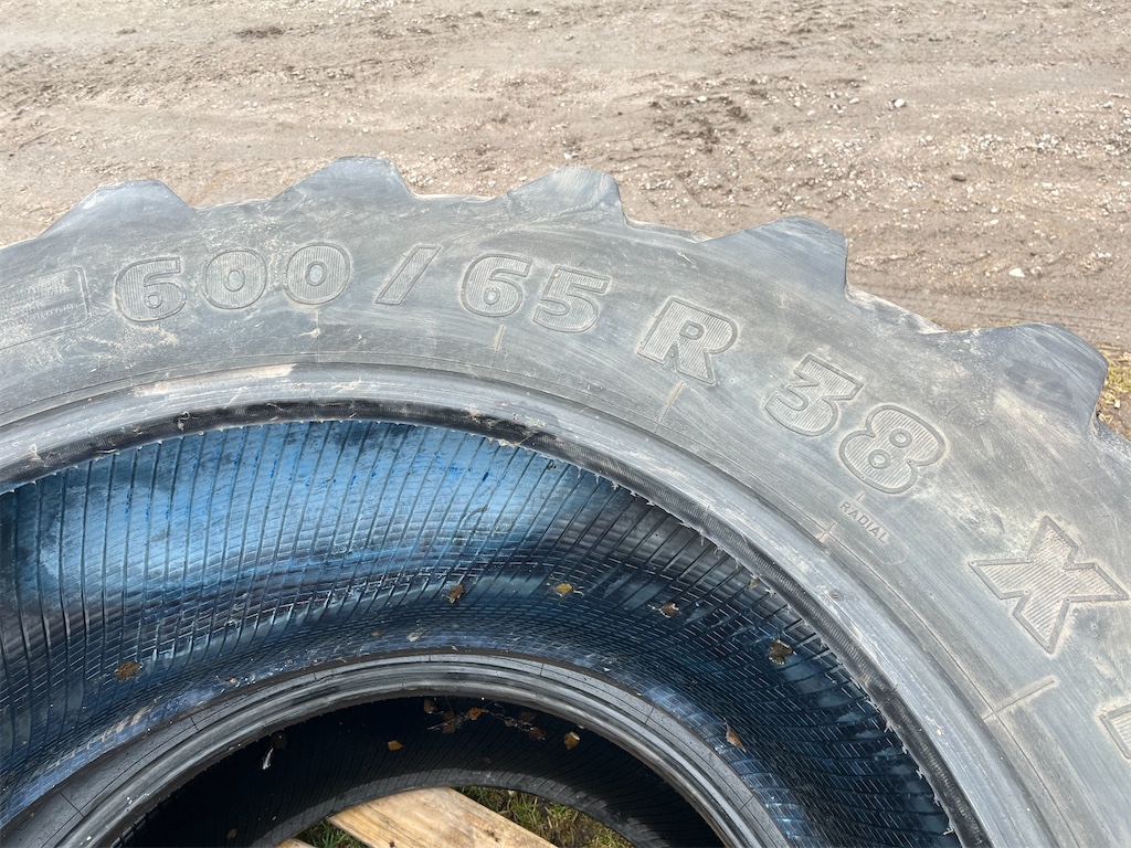 2 st Traktordäck - Michelin 600/65R38 | Blinto auktioner