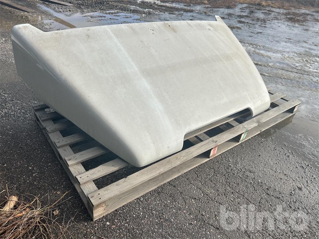 Hytt spoiler - Mercedes Actros | Blinto auktioner