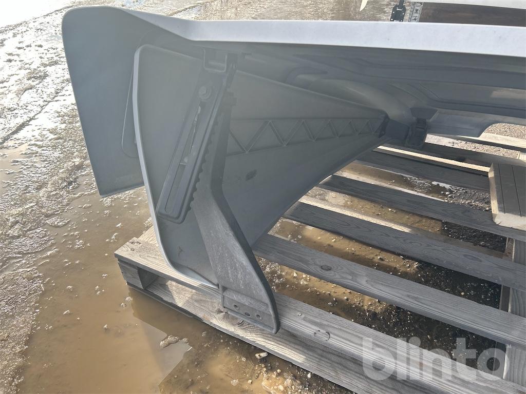 Hytt spoiler - Mercedes Actros | Blinto auktioner
