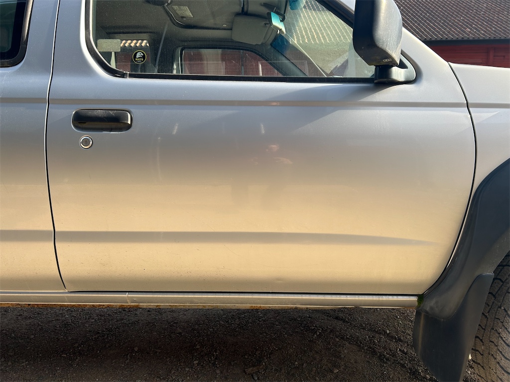 Pickup - Nissan King Cab | Blinto auktioner