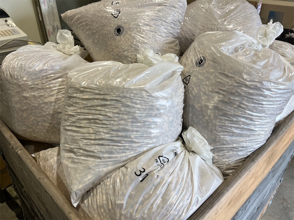 Pellets - Ca 0,9 kubik | Blinto auktioner