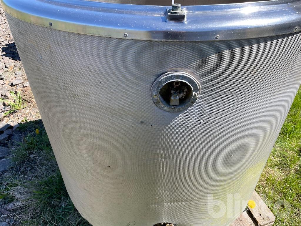 Rostfri tank - ca 650 Liter | Blinto auktioner