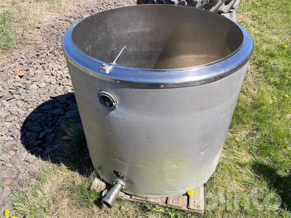 Rostfri tank - ca 650 Liter | Blinto auktioner