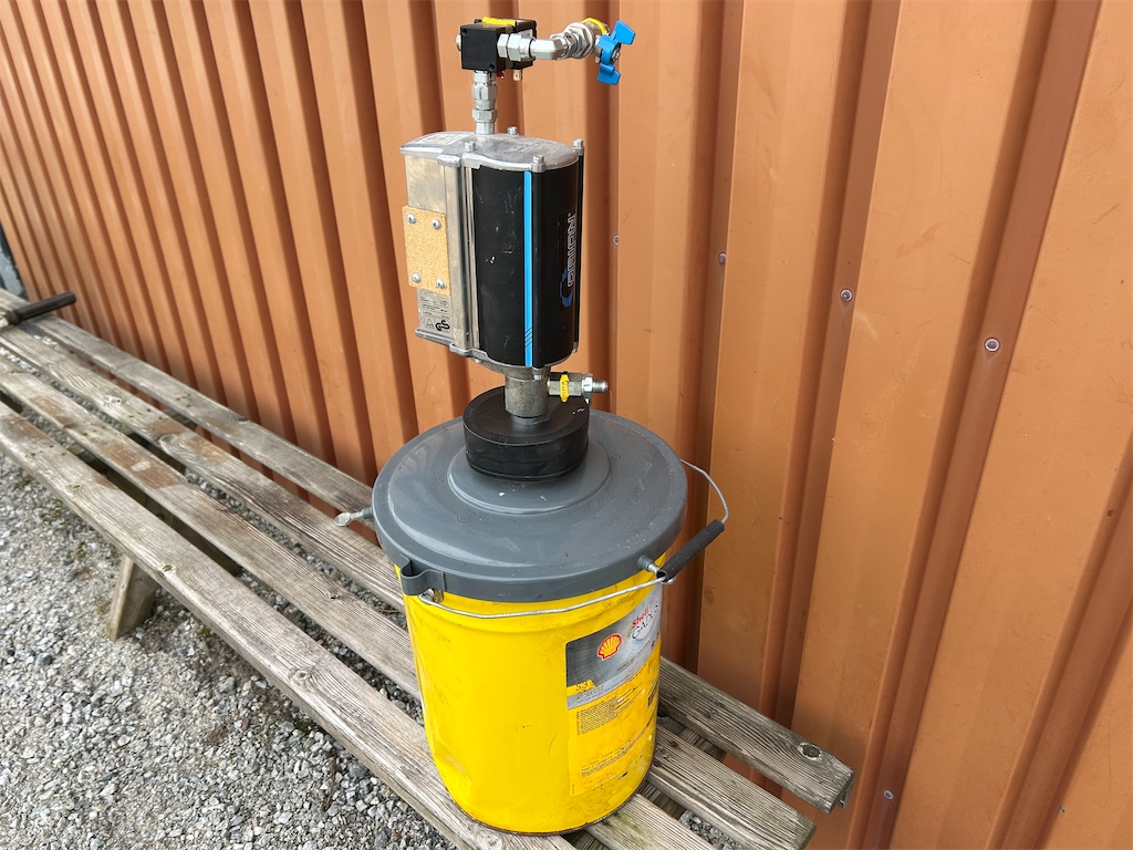 Fettpump - Orion | Blinto auktioner