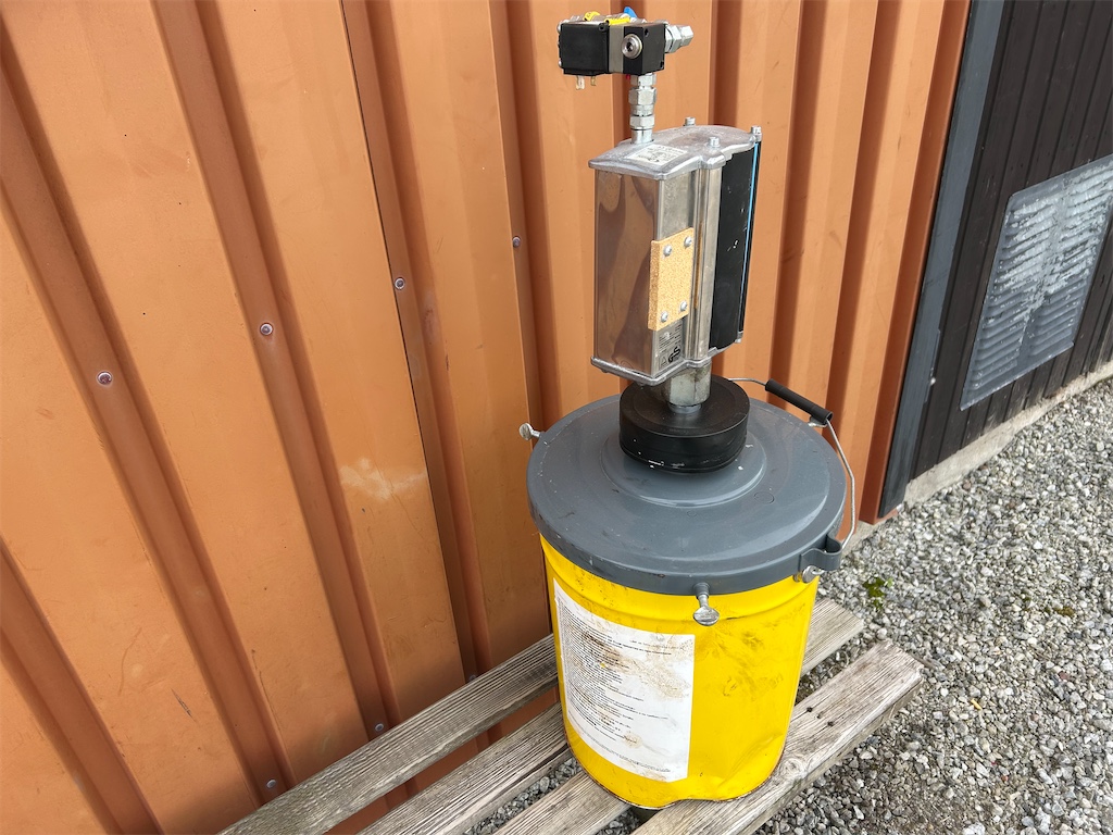 Fettpump - Orion | Blinto auktioner