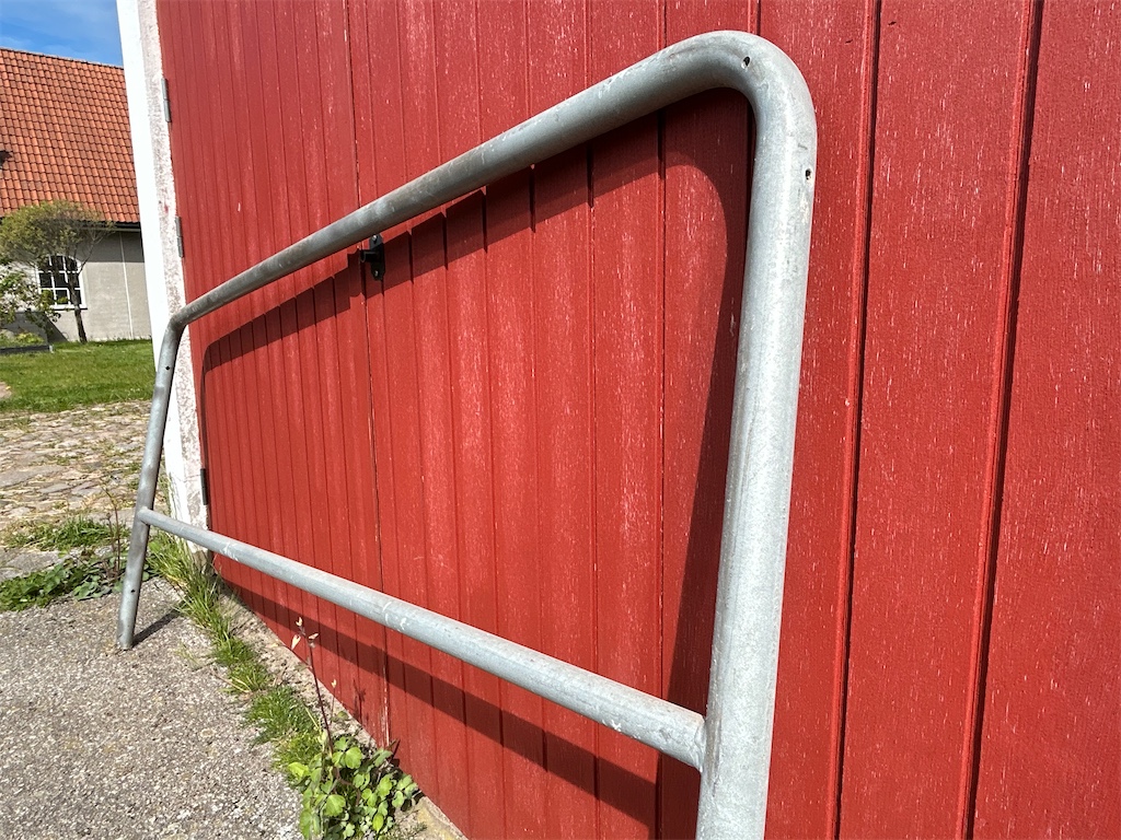 Räcke 13st - Stålräcke 2 meter | Blinto auktioner