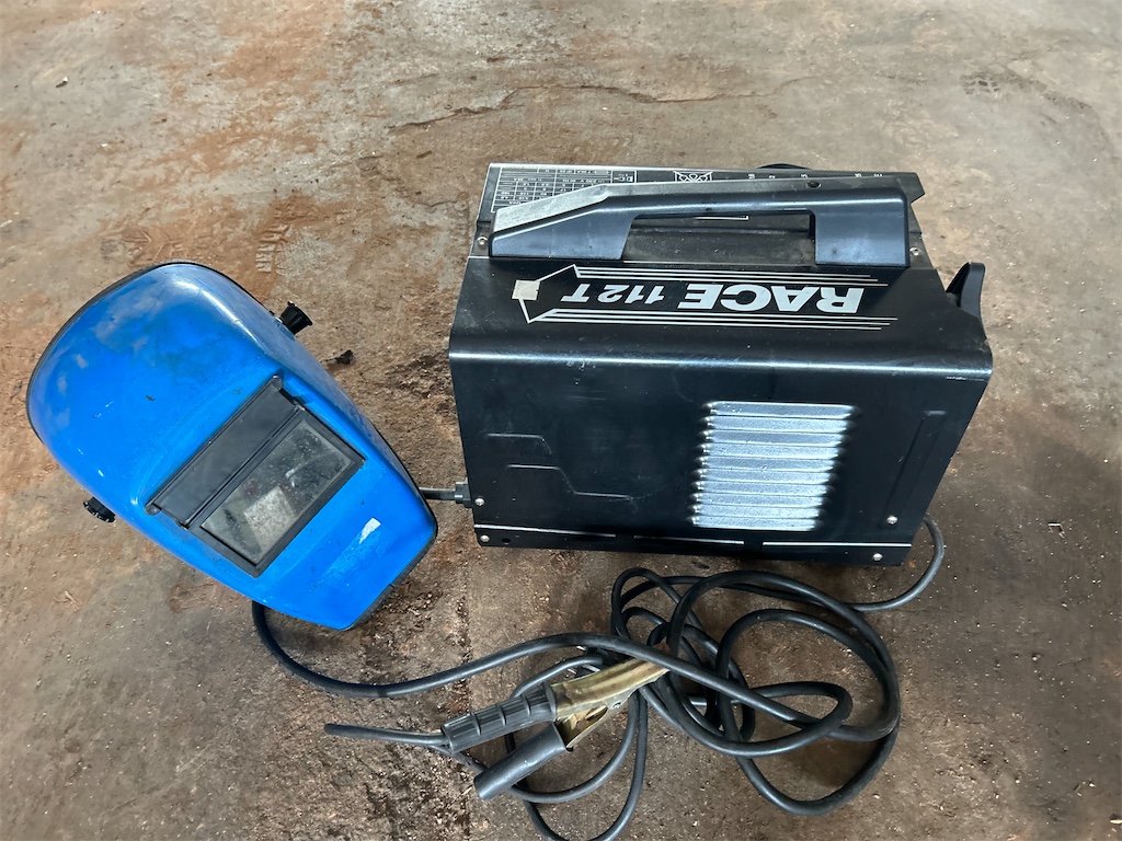 Pinnsvets - Luna Race 112T | Blinto auktioner