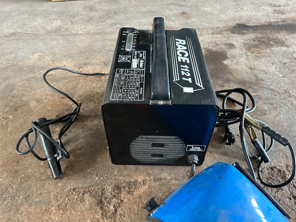 Pinnsvets - Luna Race 112T | Blinto auktioner