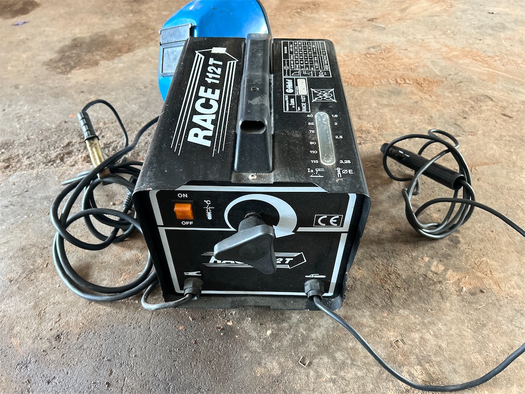 Pinnsvets - Luna Race 112T | Blinto auktioner