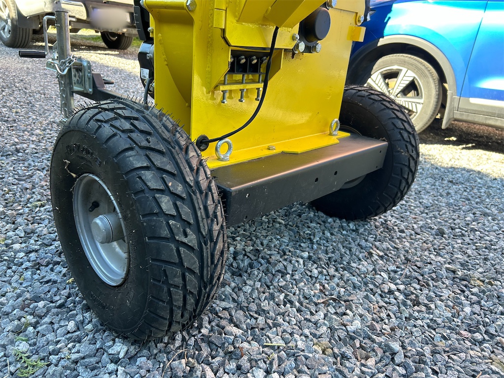 Flishugg - Iron Baltic Wood Chipper G2 DGS1500 / 76.500 | Blinto auktioner