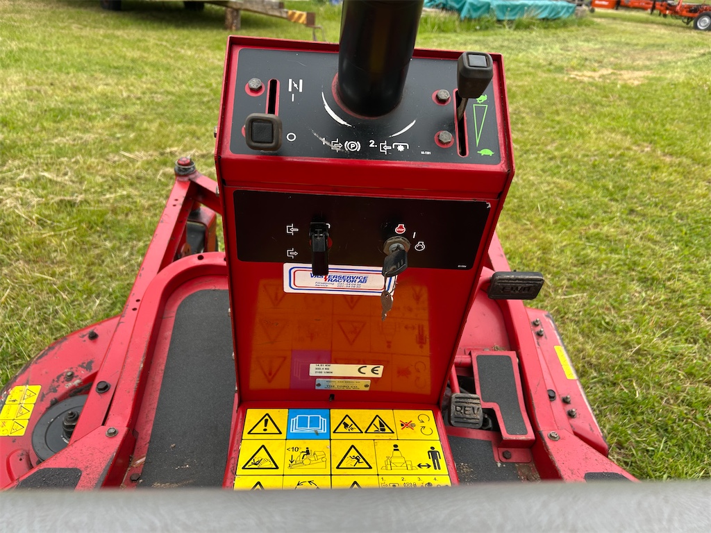 Toro åkgräsklippare - Toro Groundmaster 120 | Blinto auktioner