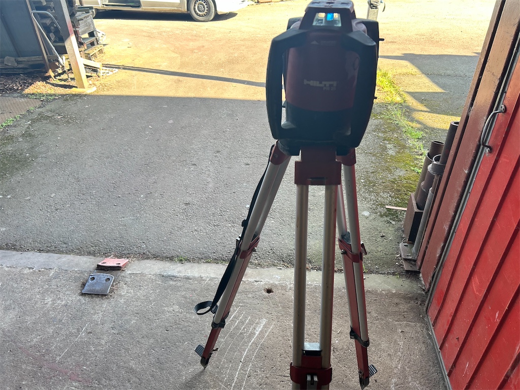 Laser - HILTI PR25 | Blinto auktioner