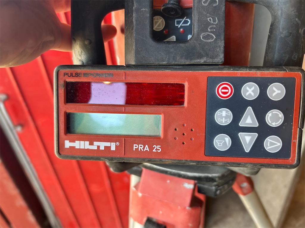 Laser - HILTI PR25 | Blinto auktioner