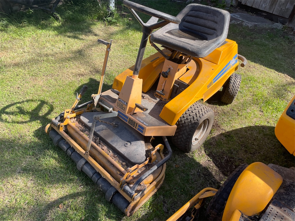 Åkgräsklippare - Stiga villa | Blinto auktioner