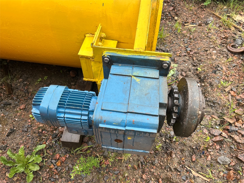 Pelarsvängkran - Malcus 1800kg med Abus telfer | Blinto auktioner