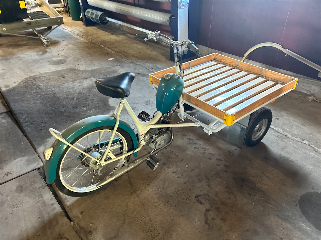 Flakmoped - Crecent | Blinto auktioner