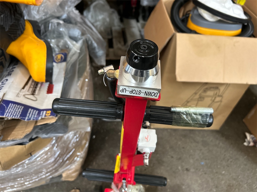 Domkraft - Hydraulic Jacks 40 ton | Blinto auktioner
