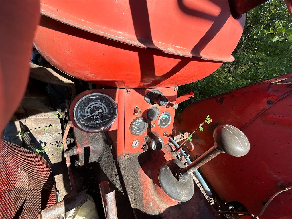 Traktor - NUFFIELD 342 | Blinto auktioner