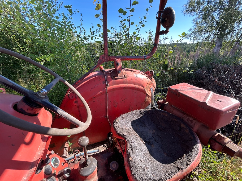 Traktor - NUFFIELD 342 | Blinto auktioner