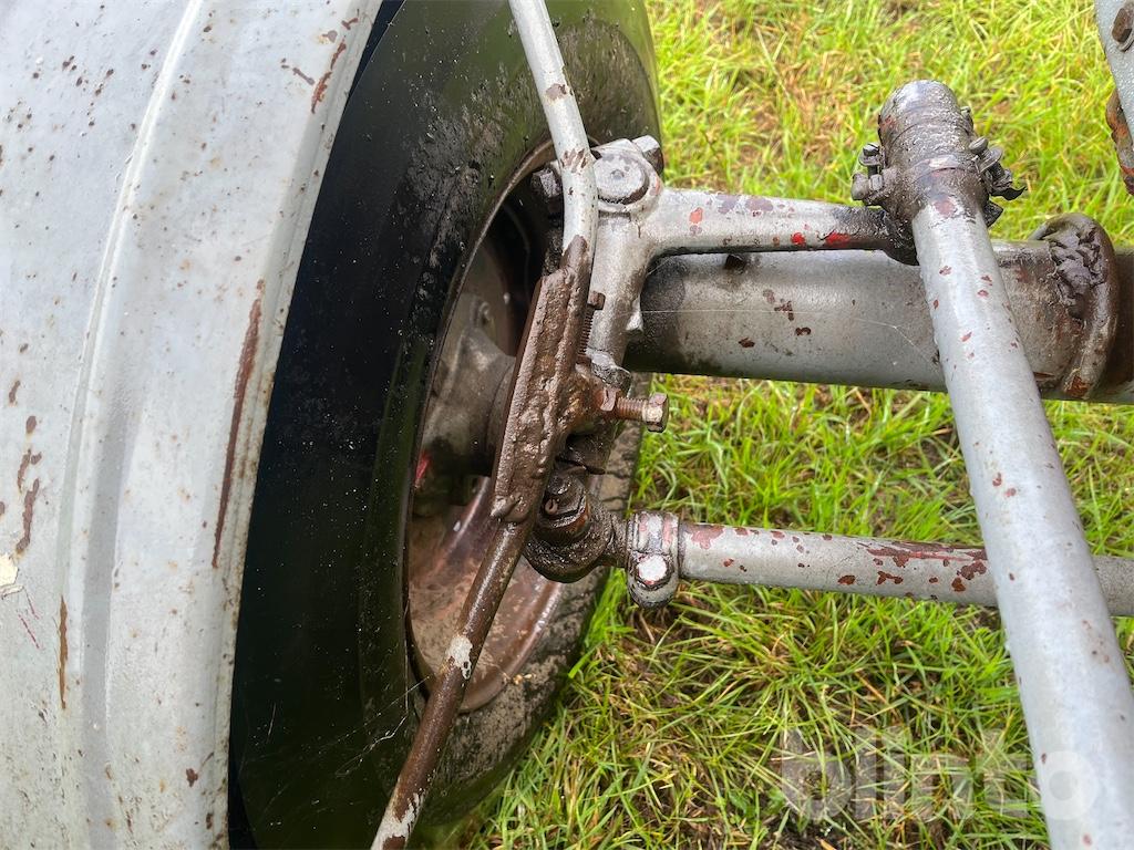 Traktor - BOLINDER-M VOLVO 350 | Blinto auktioner