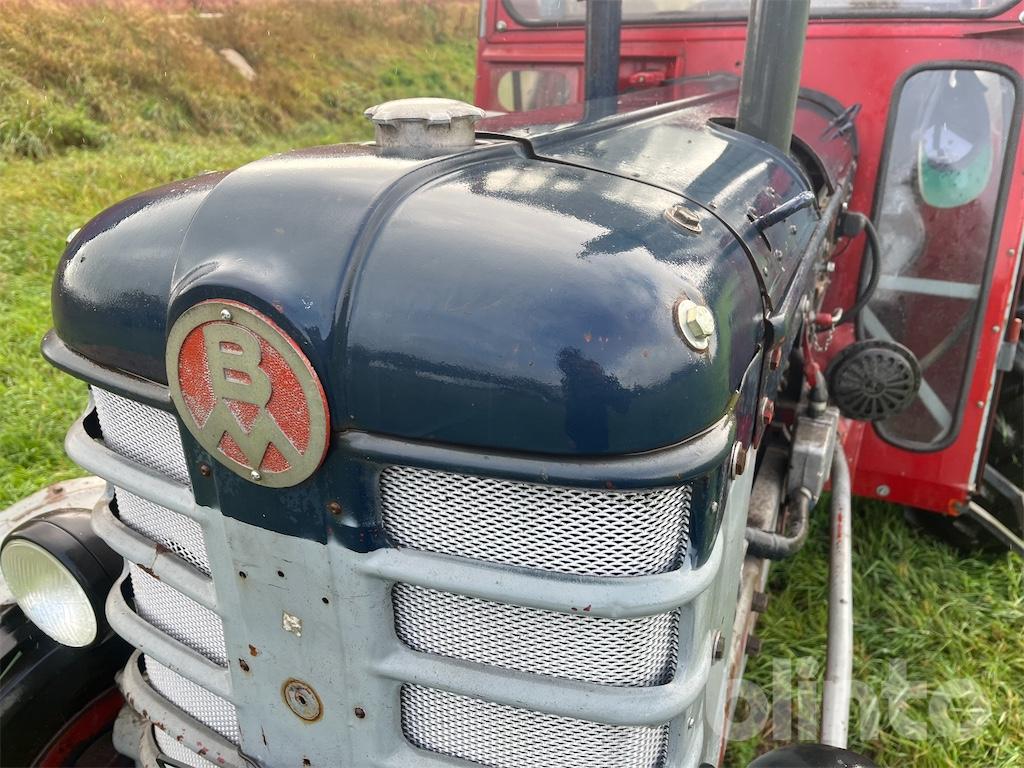 Traktor - BOLINDER-M VOLVO 350 | Blinto auktioner