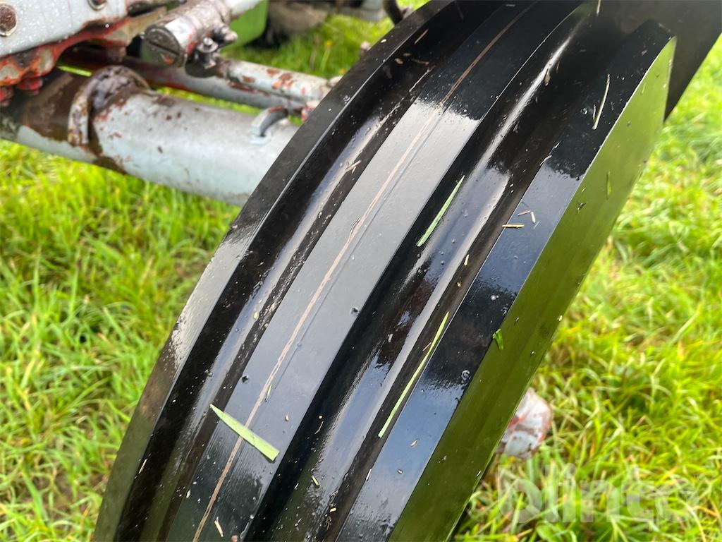 Traktor - BOLINDER-M VOLVO 350 | Blinto auktioner