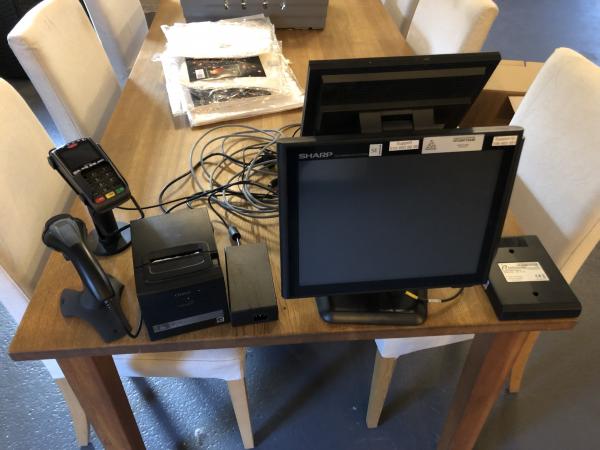 Kassaterminal - Sharp RZ-X750 | Blinto auktioner