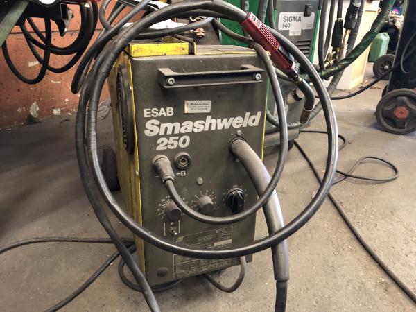 Migsvets - Esab Smashweld 250 | Blinto auktioner