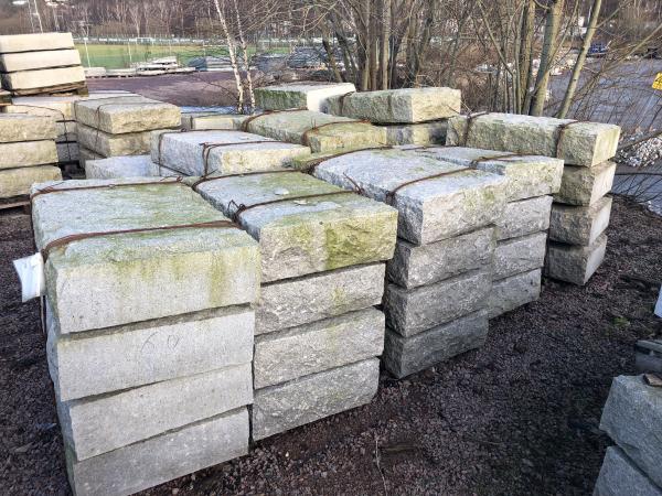 Blockmur Granit - #4 Blockstensmur Avslut grå 600mm | Blinto auktioner