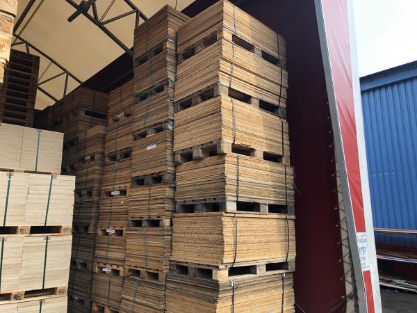 Plywoodlock - Pall-lock | Blinto auktioner