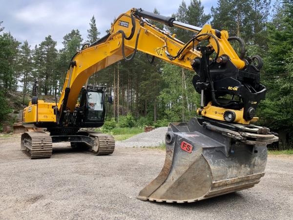 Bandgrävare - JCB JS300LC 4F, årsmodell 2019 | Blinto auktioner