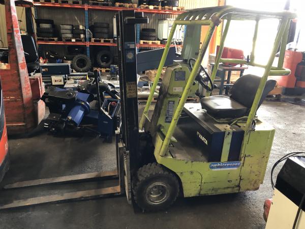 CLARK - CLARK TW 25 | Blinto auktioner