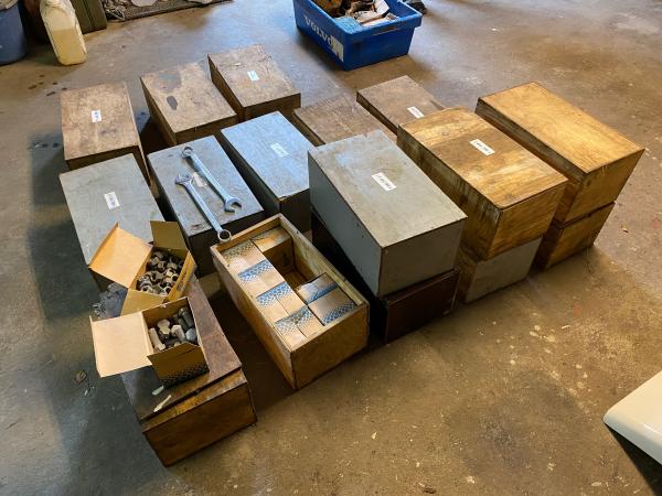 Parti med Bult - Bulten M16 | Blinto auktioner