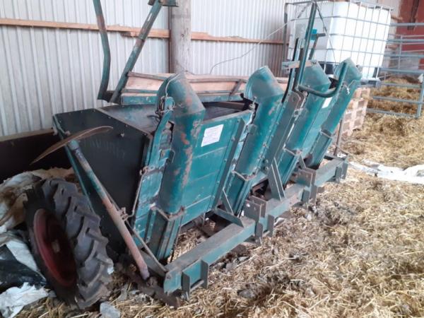 Potatissättare - Pålssons maskiner potatissättare | Blinto auktioner