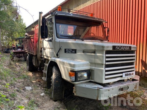 Lastbil - Lastbil Scania 92H med kran & tipp | Blinto auktioner