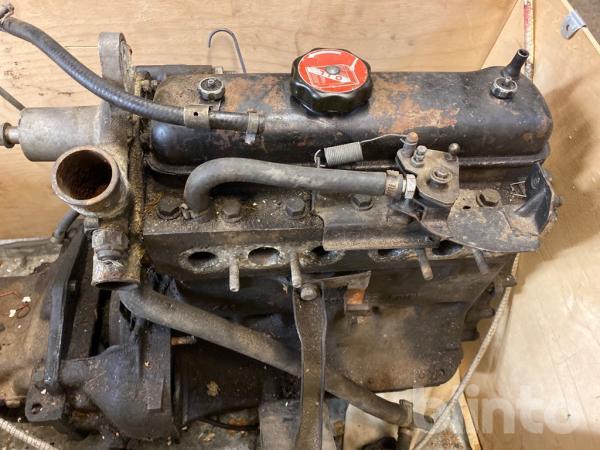 Veteran R4 motor - Motor och växellåda Veteran Renault 4 | Blinto auktioner