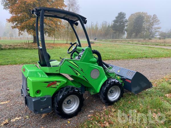 Kompaktlastare - Avant 420 | Blinto auktioner